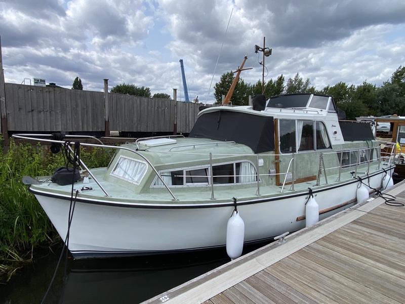 Broom Boats - 30 For Sale in South East | Karl Farrant Marine Ltd