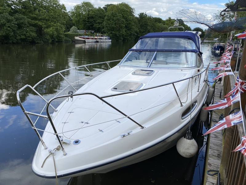 Sealine - S28 For Sale in South East | Karl Farrant Marine Ltd